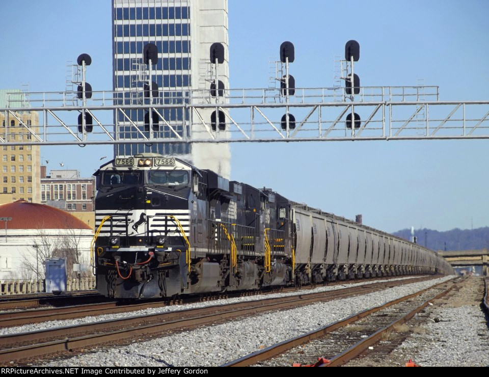 NS Grain Train 14th St